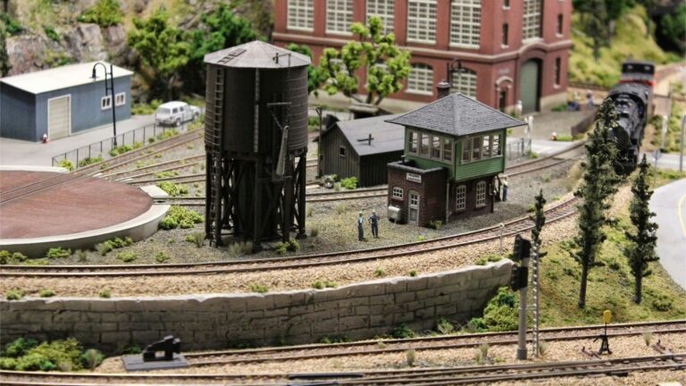 How to Set Up Your First HO Scale Train Set - Model Train Gauges & Scales